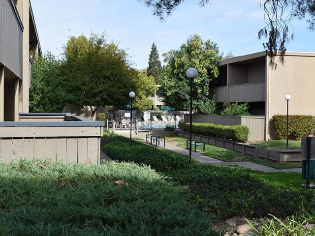2 BR, 1 BA Apartment 4009 Marconi Ave Unit 106, Sacramento, CA 95821