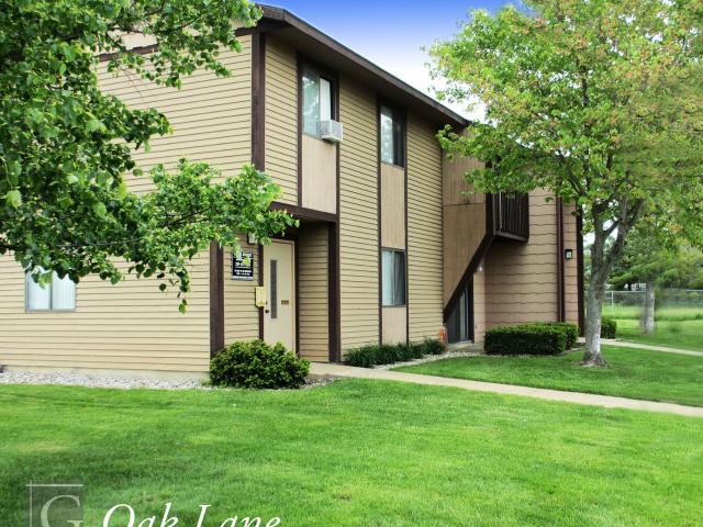 2 BR, 1 BA Apartment 400 E. Main St Hopkins, MI 49328