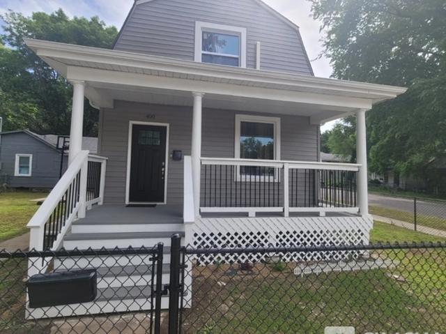 2 BR, 1 BA Apartment 400 North 4th Street, Leavenworth, KS 66048