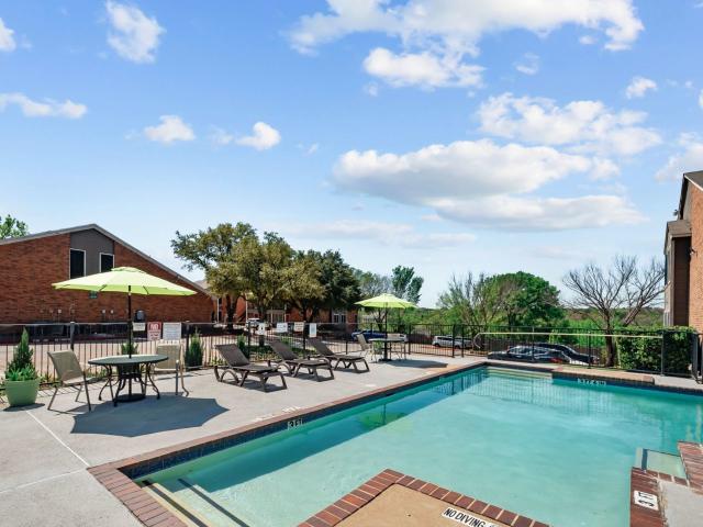 2 BR, 1 BA Apartment 4019 Park Square Dr Unit 91, Arlington, TX 76013