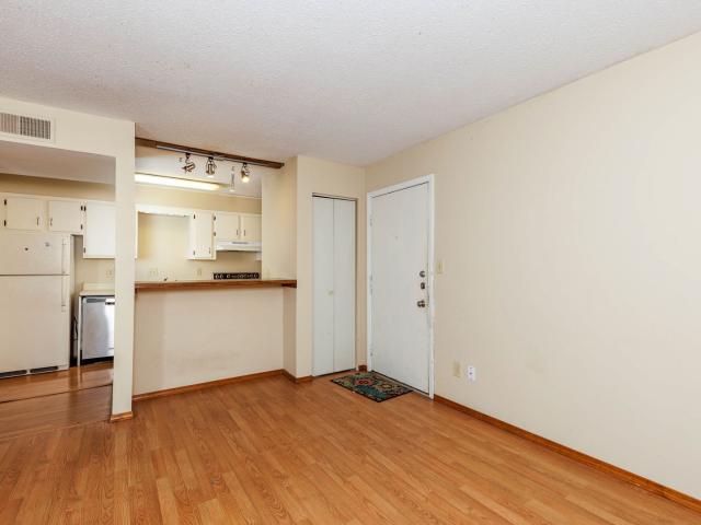 2 BR, 1 BA Apartment 401 Skyview Dr, Birmingham, AL 35209