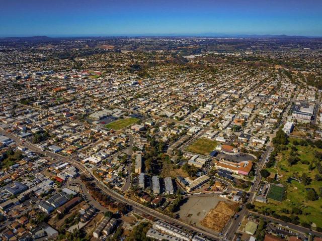 2 BR, 1 BA Apartment 4025 Oakcrest Drive Unit 4025 15, San Diego, CA 92105
