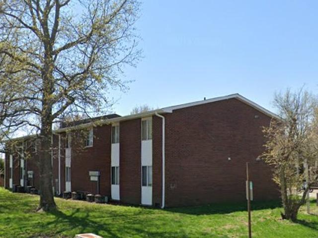 2 BR, 1 BA Apartment 402 Meadow Drive, Troy, IL 62294