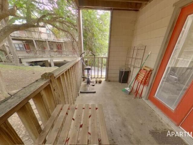 2 BR, 1 BA Apartment 402 N. Fredericksburg St, San Marcos, TX 78666