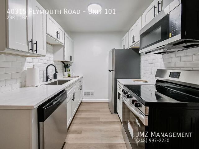 2 BR, 1 BA Apartment 40315 Plymouth Road, Plymouth, MI 48170