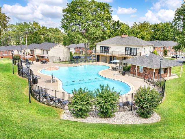 2 BR, 1 BA Apartment 407 Charlestown Ct Unit 114, Louisville, KY 40243