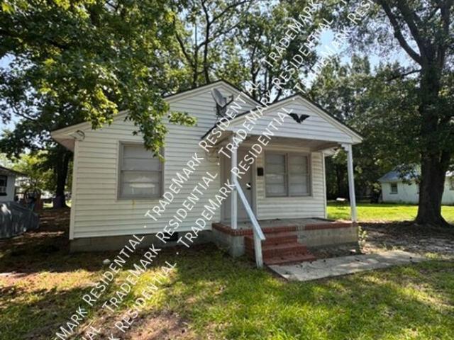 2 BR, 1 BA Apartment 407 Lane St SE, Wilson, NC 27893