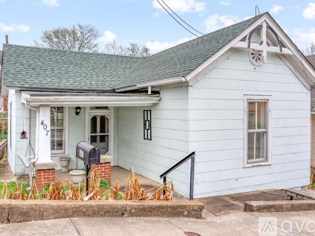 2 BR, 1 BA Apartment 407 S 2nd Street, Clarksville, TN 37042