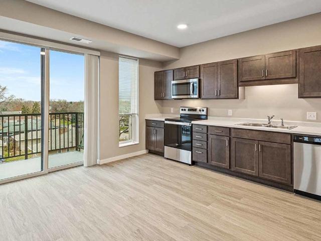 2 BR, 1 BA Apartment 4040 West 70th Street Unit 204, Minneapolis, MN 55435