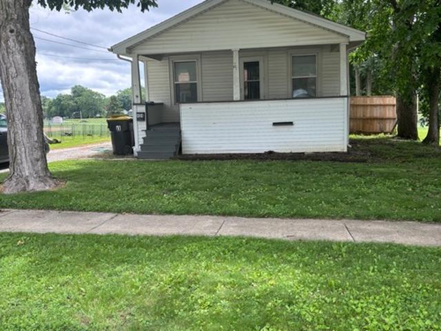 2 BR, 1 BA Apartment 404 South Oak Street, Normal, IL 61761
