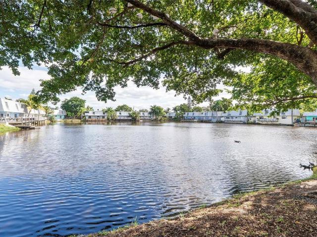 2 BR, 1 BA Apartment 4050 Northeast 12th Terrace, Oakland Park, FL 33334