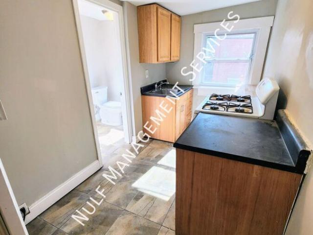 2 BR, 1 BA Apartment 4058 Penn Avenue, Pittsburgh, PA 15224