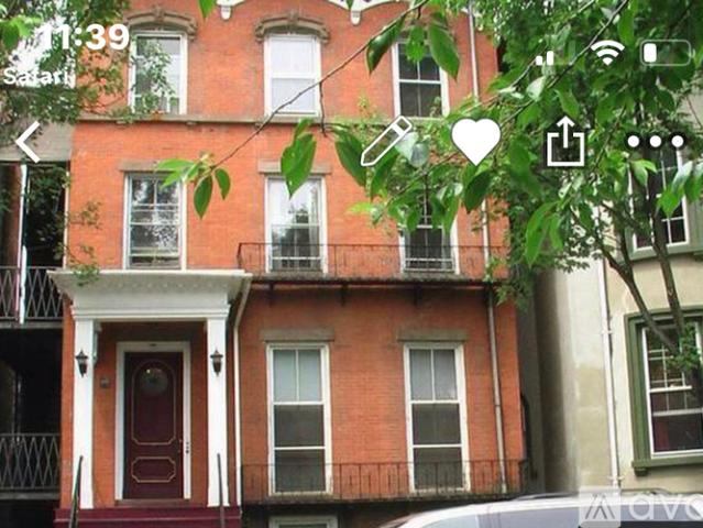 2 BR, 1 BA Apartment 40 Academy Street, Unit 2, New Haven, CT 06511