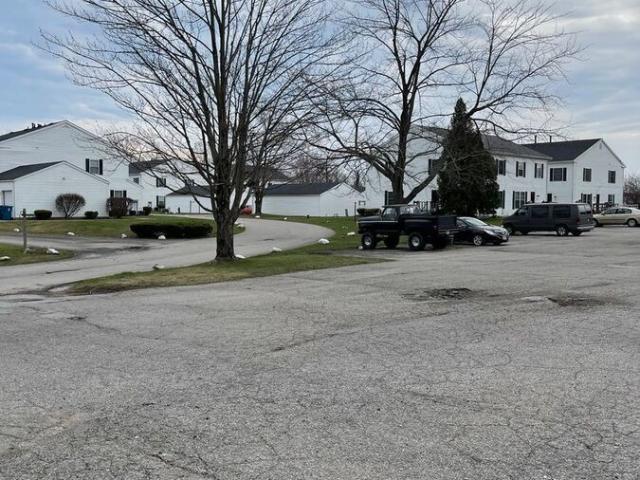 2 BR, 1 BA Apartment 40 Hancock Lane, Elyria, OH 44035