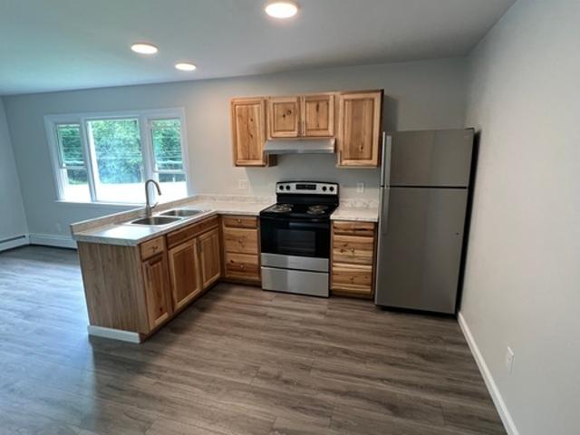 2 BR, 1 BA Apartment 40 Village View Lane, Unit 2, Catskill, NY 12414