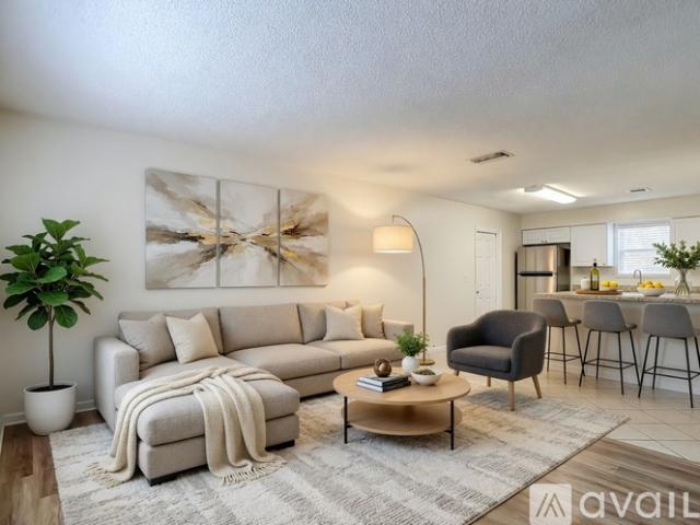 2 BR, 1 BA Apartment 4102 E Humphrey St, Unit A, Tampa, FL 33617