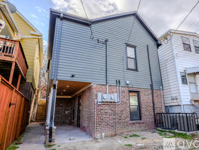 2 BR, 1 BA Apartment 410 Ann Avenue, Unit F2, Kansas City, KS 66101