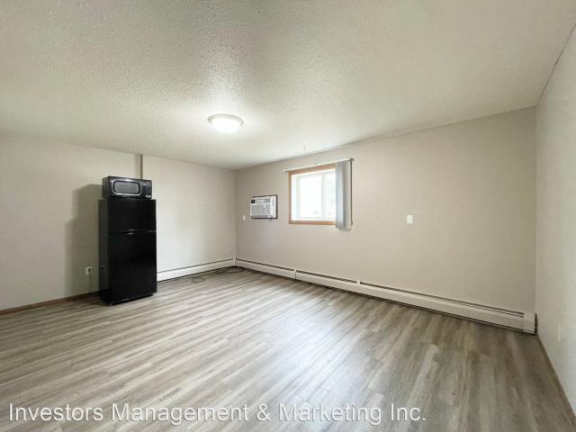2 BR, 1 BA Apartment 411 8th Street Southwest Unit 411 30, Minot, ND 58701