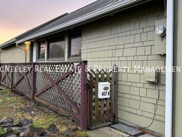 2 BR, 1 BA Apartment 417 S Holladay Dr, Seaside, OR 97138