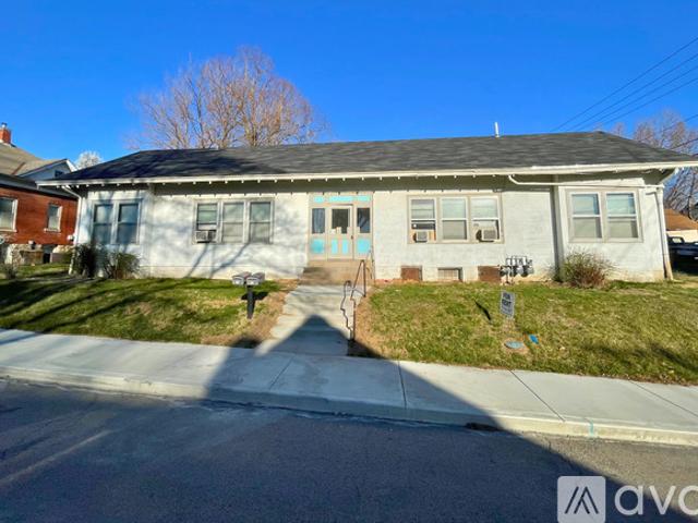 2 BR, 1 BA Apartment 414 N 7th St, Unit 414, Atchison, KS 66002