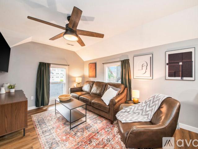 2 BR, 1 BA Apartment 415 6th St NW, Unit 3, Grand Rapids, MI 49504