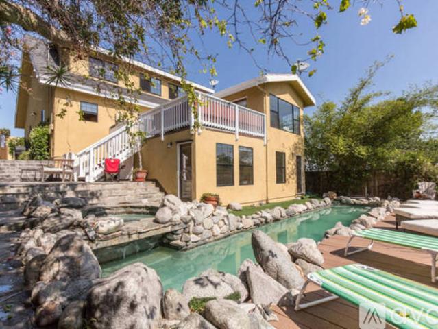 2 BR, 1 BA Apartment 416 Virginia St, Unit Townhouse, El Segundo, CA 90245