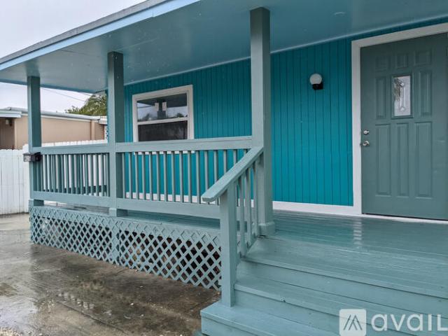 2 BR, 1 BA Apartment 41 G Miriam Street, Unit F, Stock Island, FL 33040