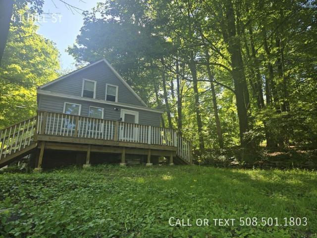 2 BR, 1 BA Apartment 41 Hill St, Auburn, MA 01501