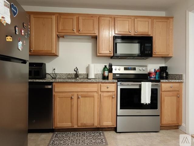 2 BR, 1 BA Apartment 41 Walnut St, Unit 44, Waltham, MA 02453
