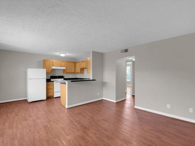 2 BR, 1 BA Apartment 4200 Medallion Court, Louisville, KY 40219
