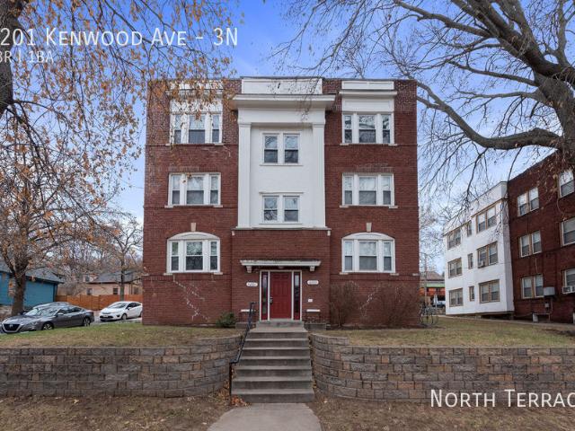 2 BR, 1 BA Apartment 4201 Kenwood Ave, Kansas City, MO 64110