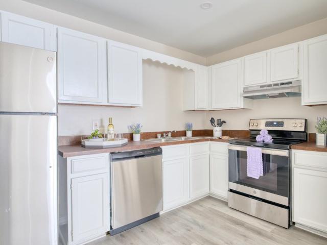 2 BR, 1 BA Apartment 4203 Northeast 2 Way Unit 102, Gainesville, FL 32609