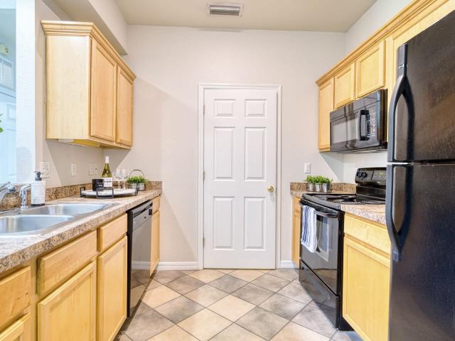 2 BR, 1 BA Apartment 4203 Southwest 31st Drive Unit 4121 102, Gainesville, FL 32608