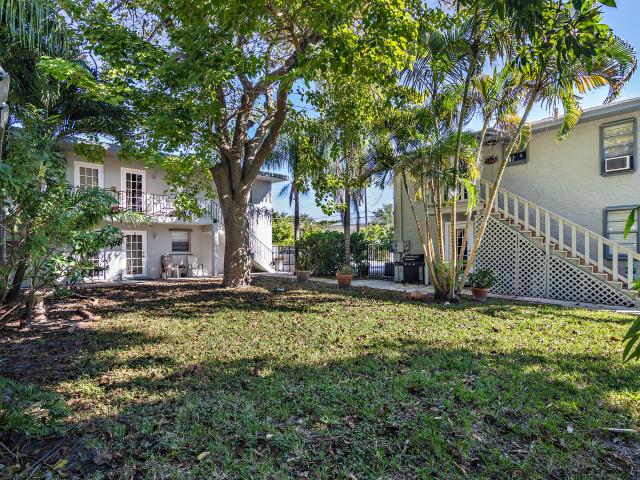 2 BR, 1 BA Apartment 4205 North Flagler Drive, West Palm Beach, FL 33407
