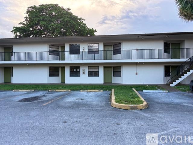 2 BR, 1 BA Apartment 4207 Lakeside Drive, Tamarac, FL 33319