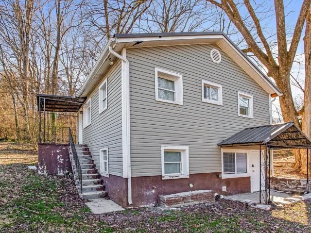 2 BR, 1 BA Apartment 4212 Ivy Ave Upstairs, Knoxville, TN 37914