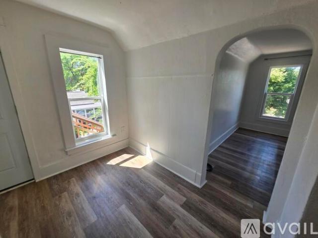 2 BR, 1 BA Apartment 421 Monroe St, Unit 2, Petoskey, MI 49770