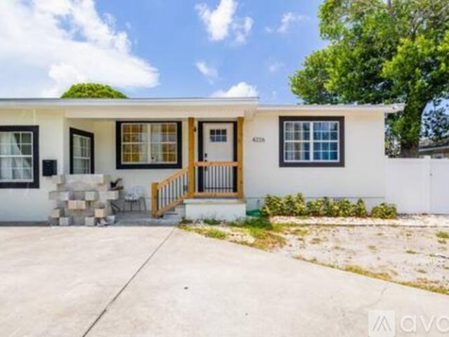 2 BR, 1 BA Apartment 4226 5th Ave N, Unit B, St. Petersburg, FL 33713