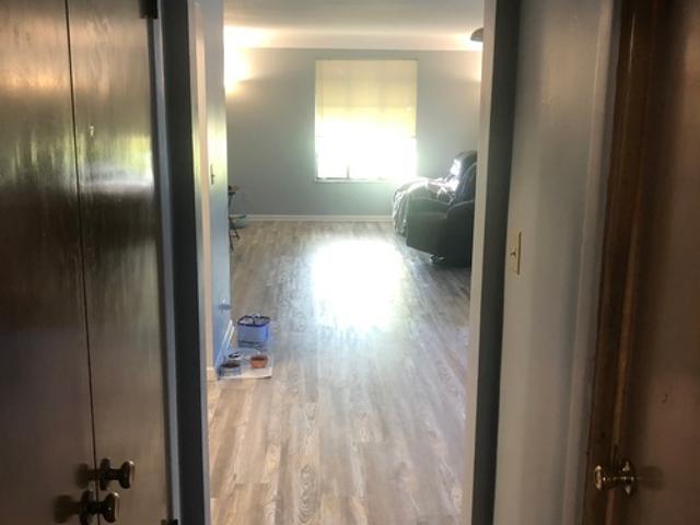 2 BR, 1 BA Apartment 4233 Ridge Rd, Unit 8, Cleveland, OH 44144