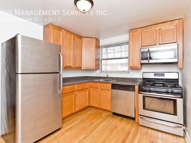 2 BR, 1 BA Apartment 4243 W Nelson St, Chicago, IL 60641