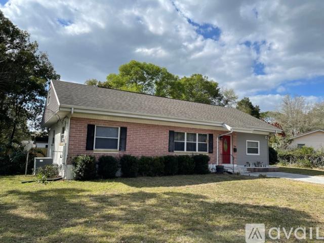 2 BR, 1 BA Apartment 424 North Frankfort Avenue, Deland, FL 32724