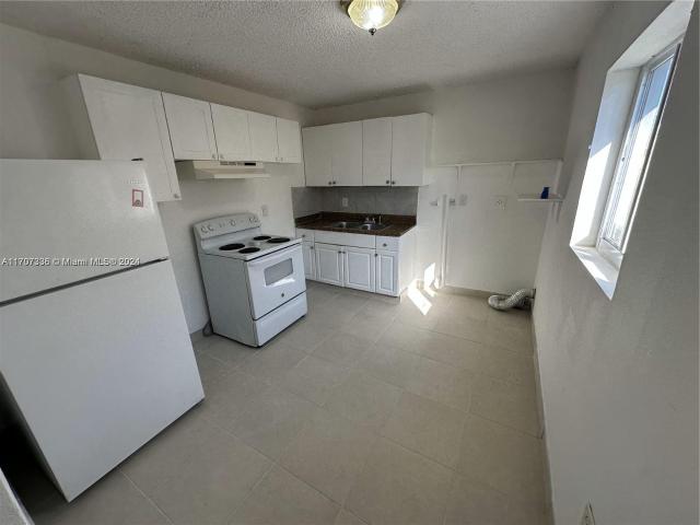 2 BR, 1 BA Apartment 424 Northwest 13th Street, Florida City, FL 33034