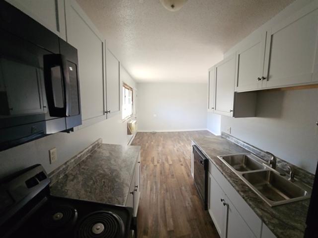 2 BR, 1 BA Apartment 425 10th St N, Unit 5, La Crosse, WI 54601