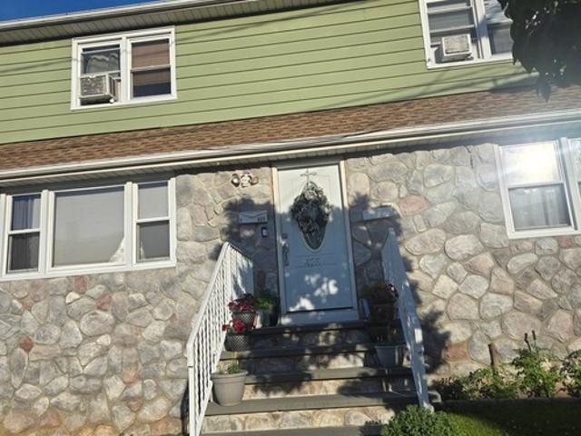 2 BR, 1 BA Apartment 425 10th Street, Unit 2, Carlstadt, NJ 07072