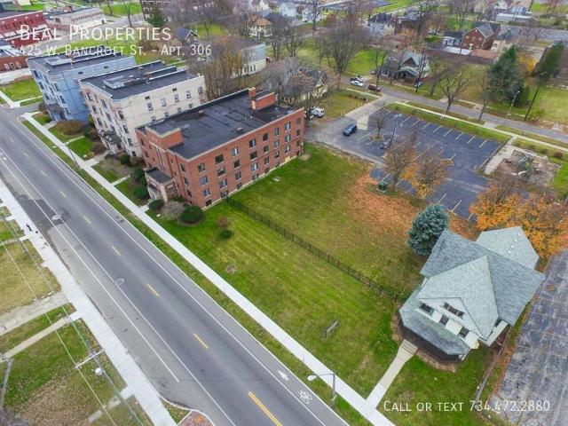 2 BR, 1 BA Apartment 425 W. Bancroft St Toledo, OH 43620