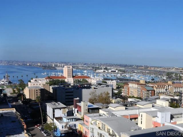 2 BR, 1 BA Apartment 425 West Beech Street, San Diego, CA 92101