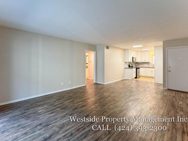 2 BR, 1 BA Apartment 425 E Tamarack Ave, Inglewood, CA 90301