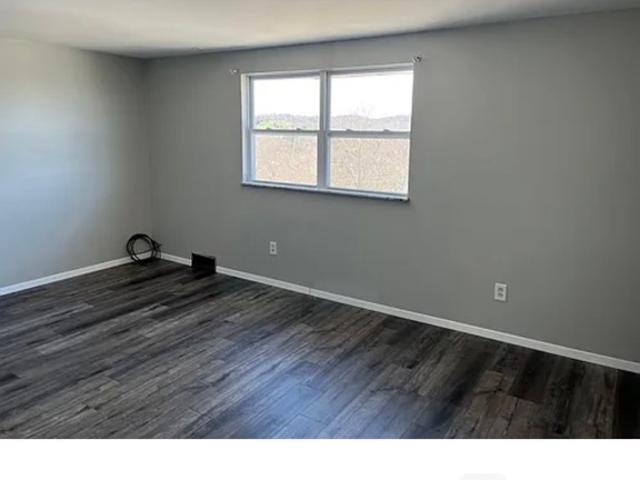 2 BR, 1 BA Apartment 4272 Sample Court, Unit 4272, Allison Park, PA 15101