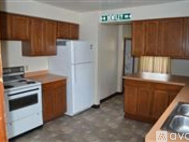 2 BR, 1 BA Apartment 433 Cedar St, Unit Apartment #1, Sault Ste. Marie, MI 49783