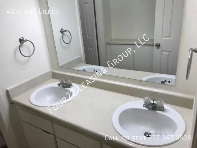 2 BR, 1 BA Apartment 4305 Duval St unit 125b, Austin, TX 78751